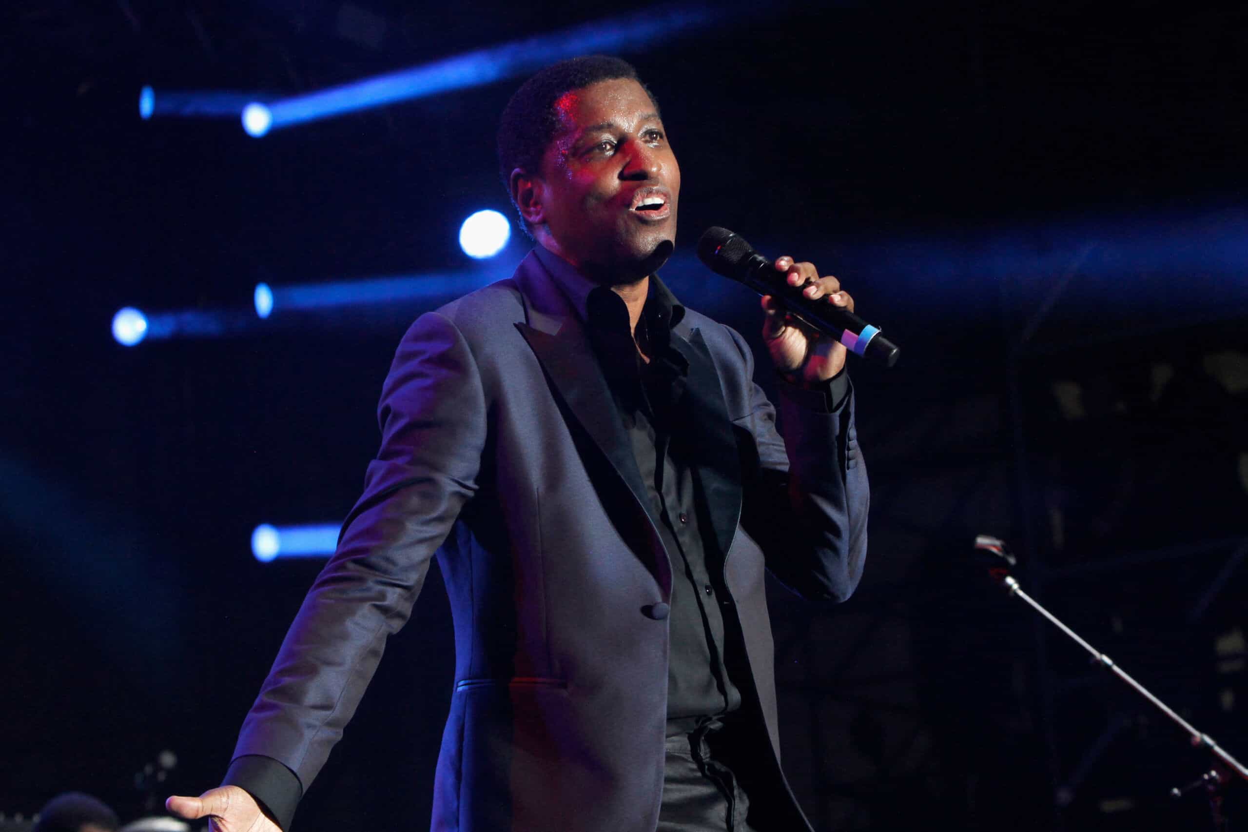 Babyface Performs For NPR's 'Tiny Desk' - WBLS
