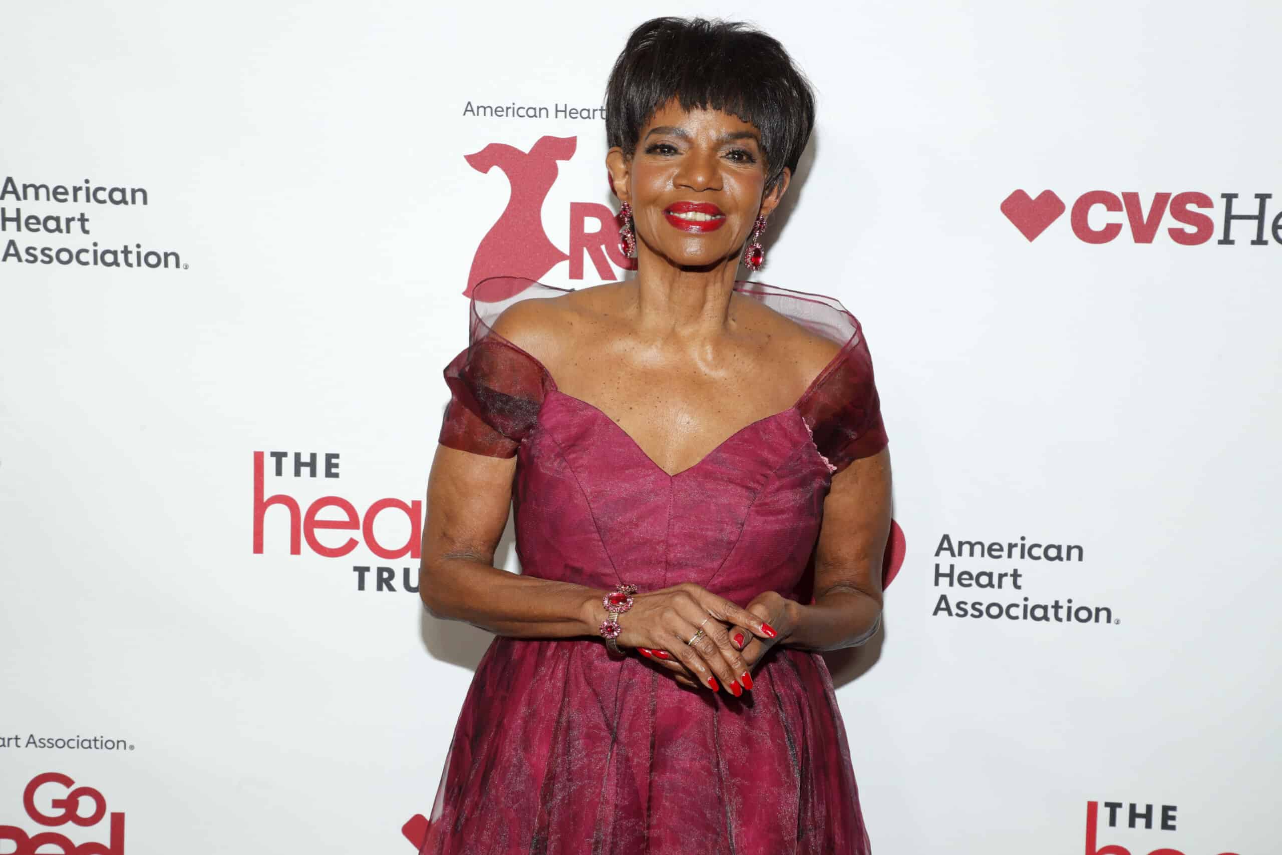 Singer Melba Moore To Receive Hollywood Star On Walk of Fame - WBLS