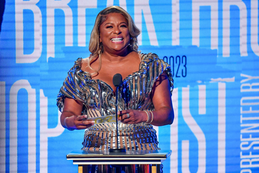 Yolanda 'Yo-Yo' Whitaker Named Zeta Phi Beta Honorary Member - WBLS