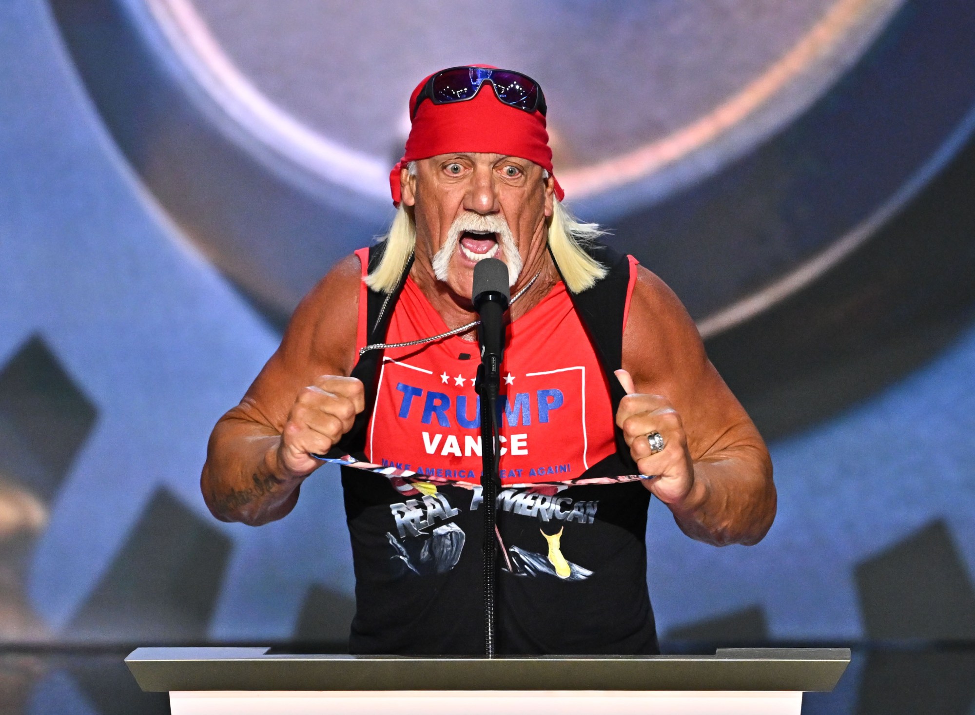 Hulk Hogan Asks Crowd, 'Do You Want Me To Body Slam Kamala Harris?' - WBLS