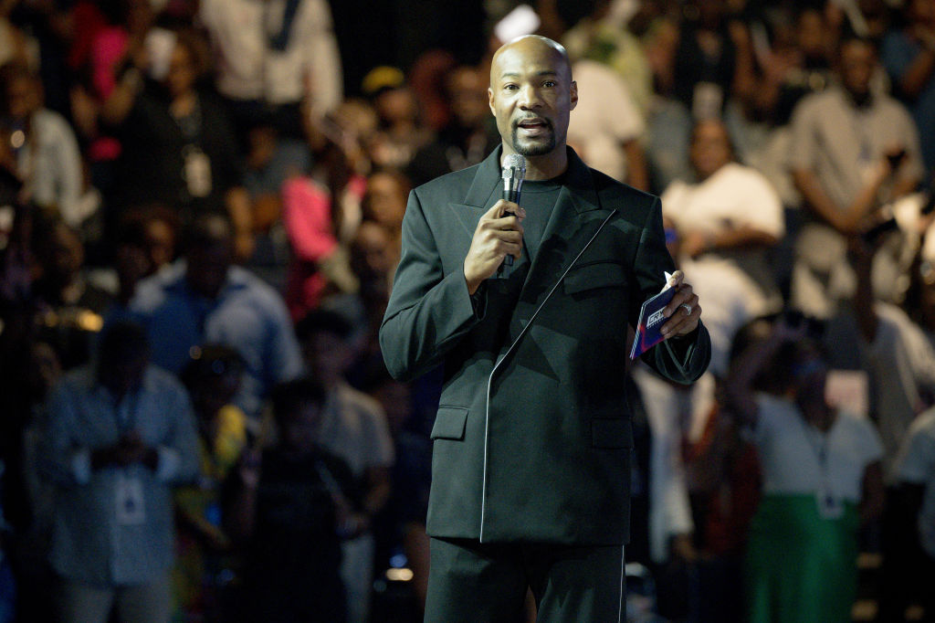 Pastor Keion Henderson Discourages Congragation From Giving To The Poor ...