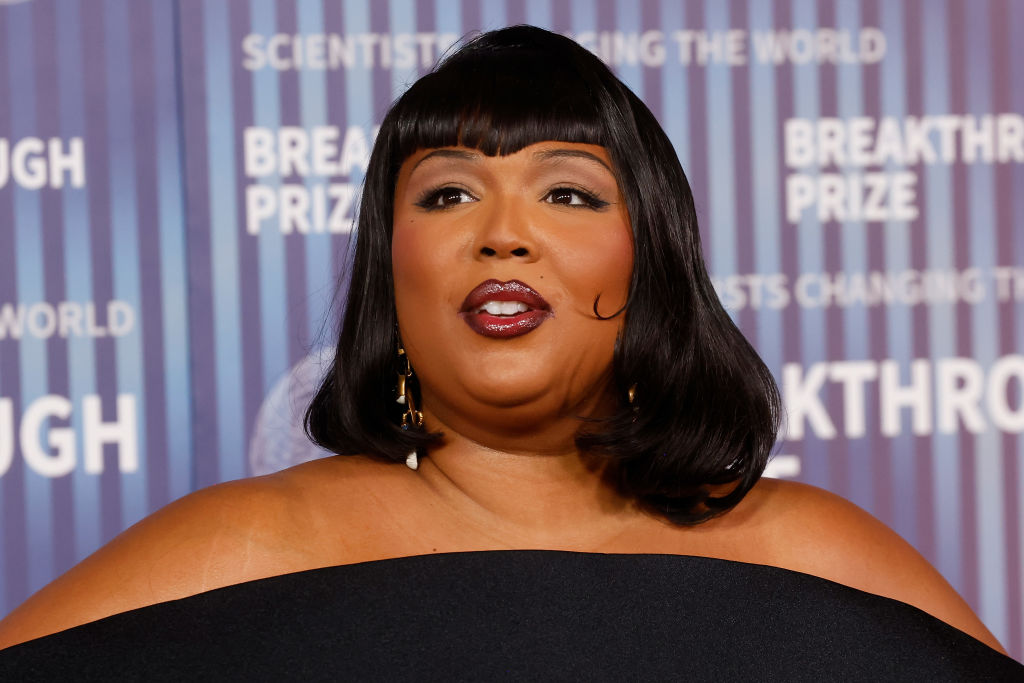Lizzo Celebrates Reaching Her Goal Weight With A Sexy Photo