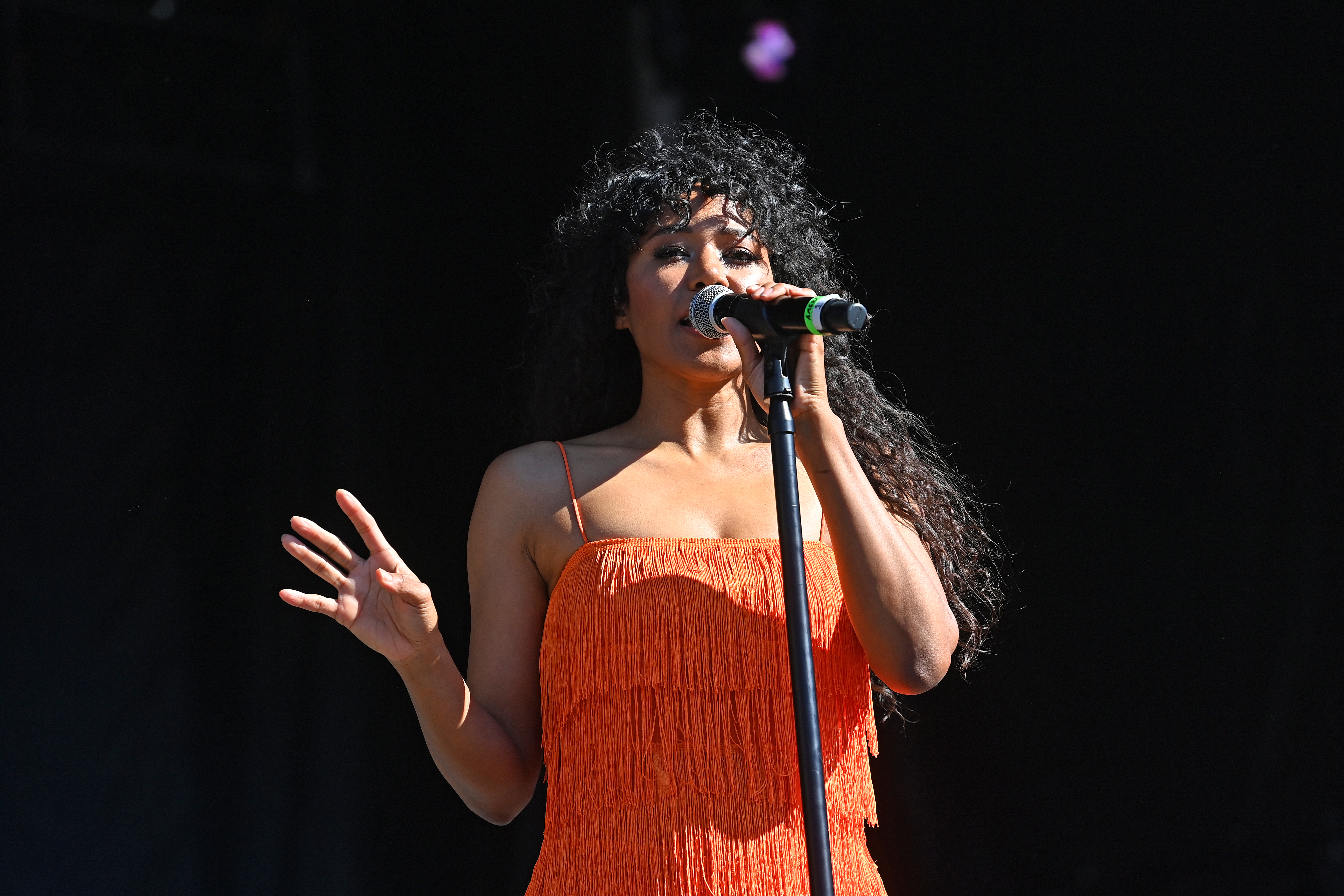 Amerie Releases New Single, 'Mine' - WBLS