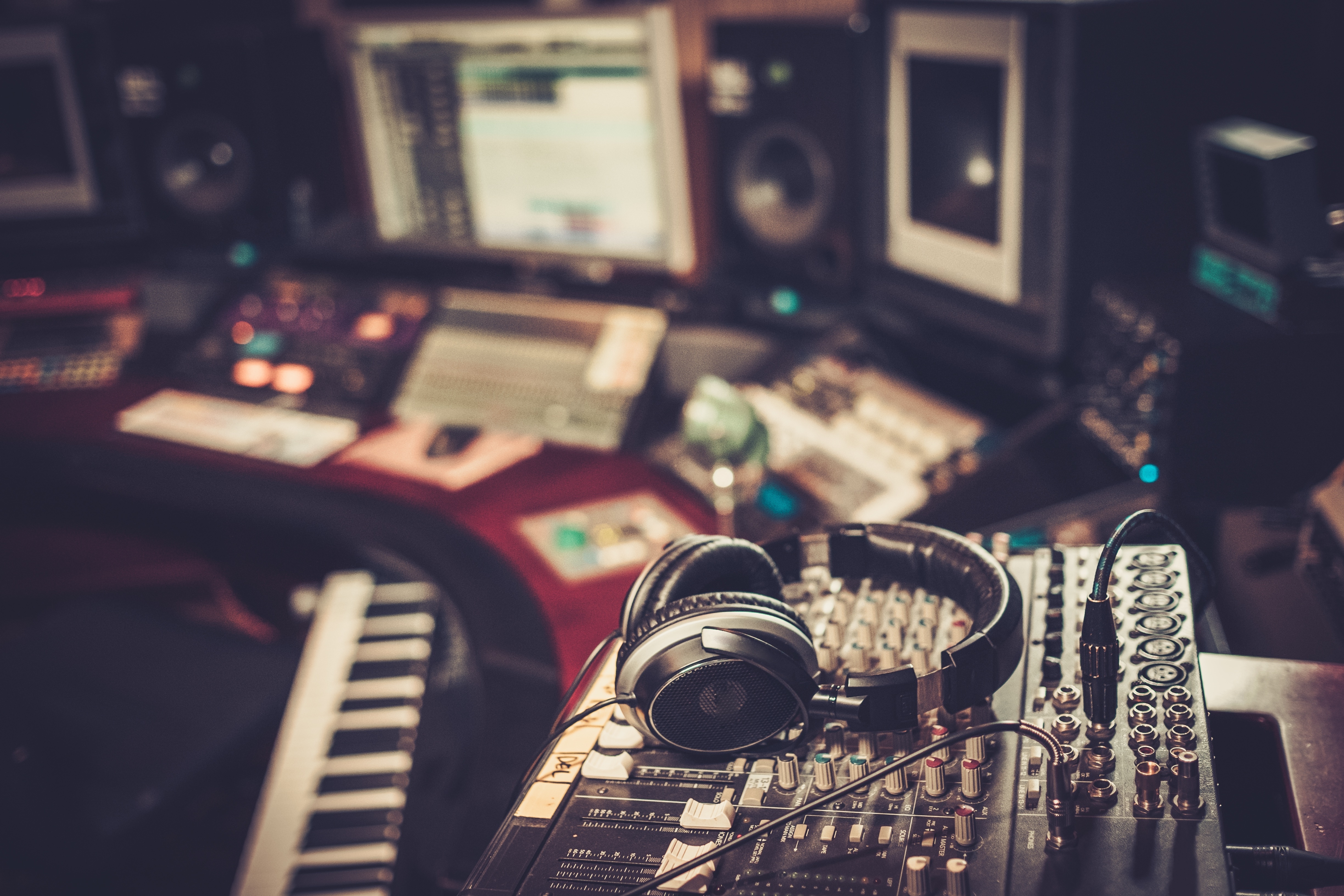 Beyoncé, Drake Producer Found Dead In Harlem Apartment - WBLS
