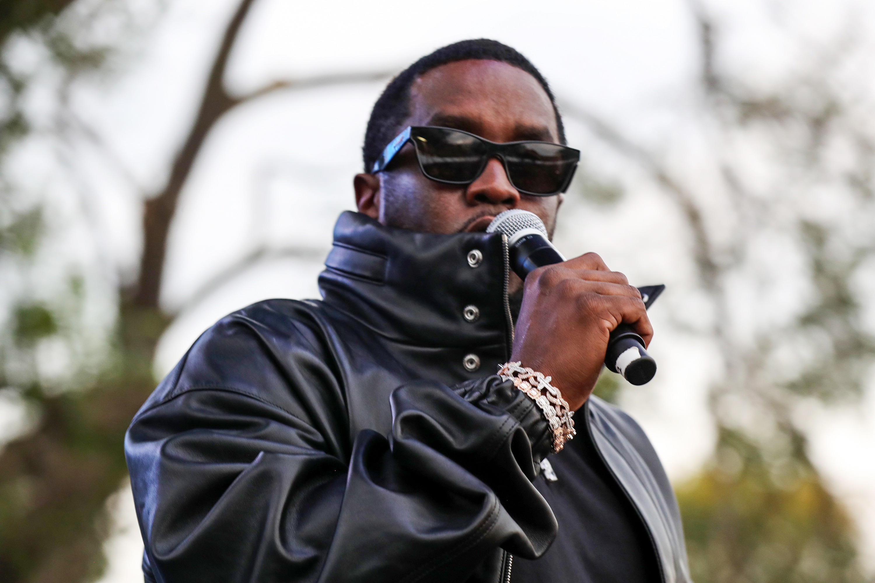 Diddy Reportedly Funds Thanksgiving Prison Feast For Inmates - WBLS