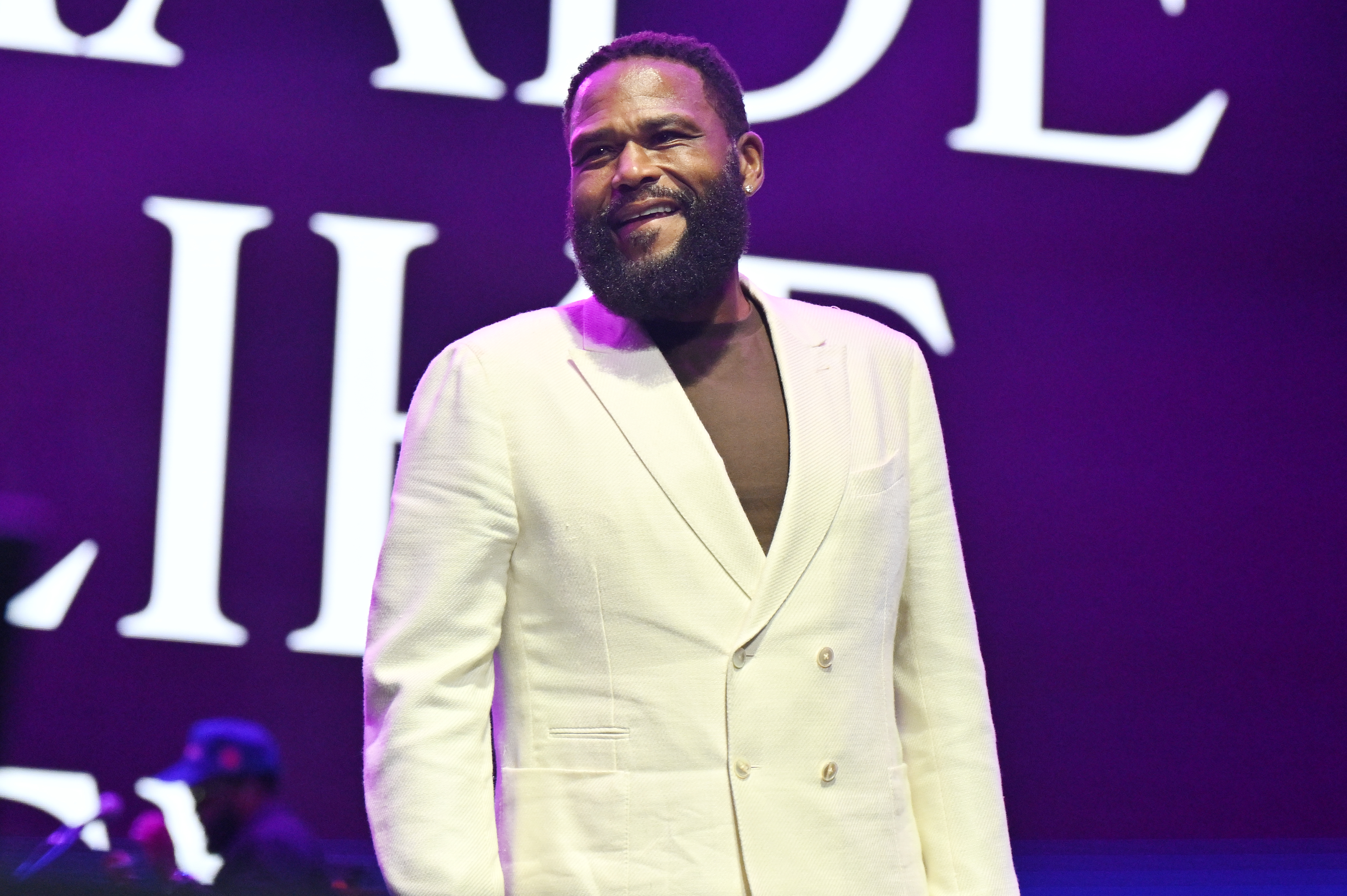 Anthony Anderson Reveals He Has a Girlfriend 2 Years After Divorce Is ...