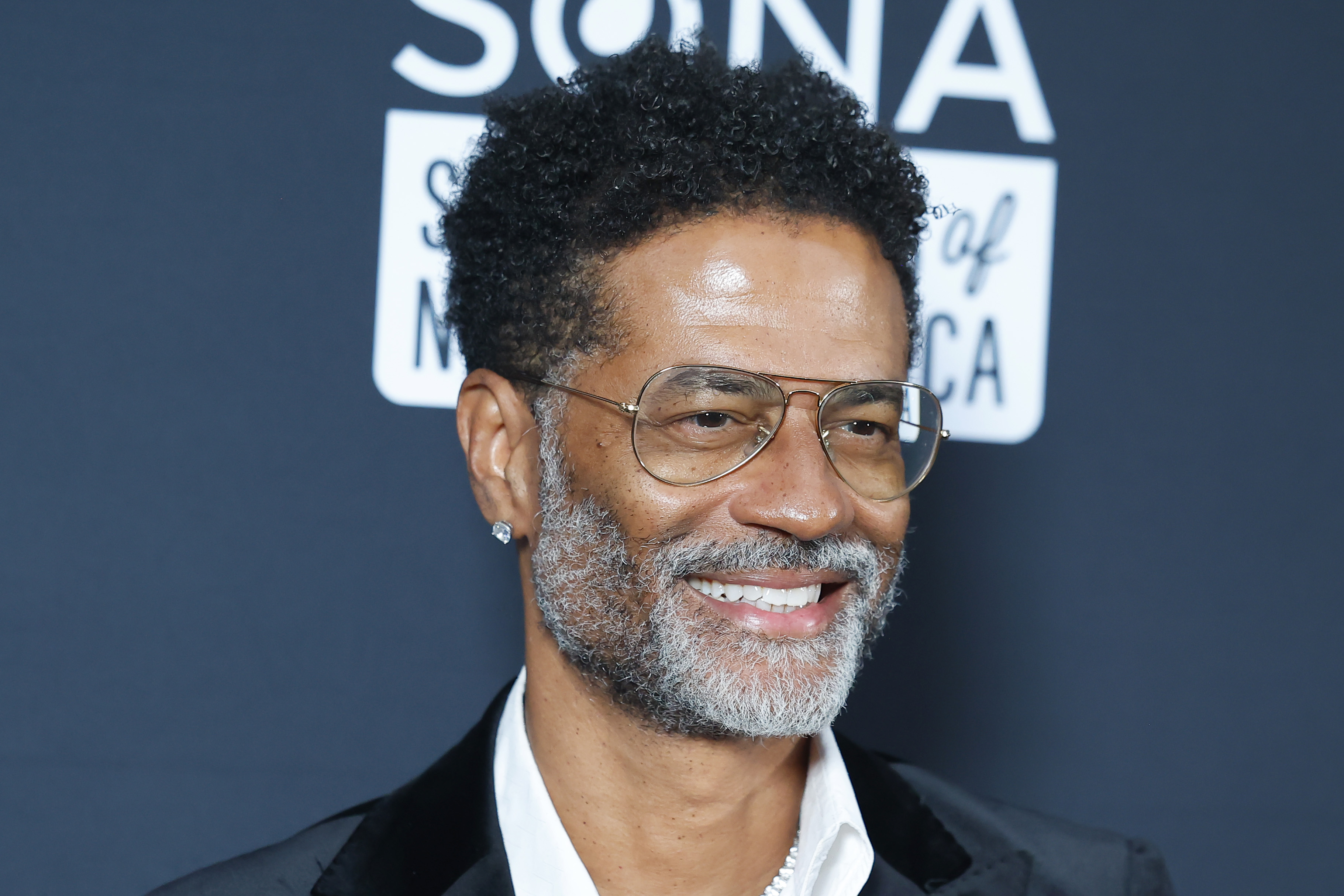 Eric Benét Sings With Daughter Luna On Stage - WBLS