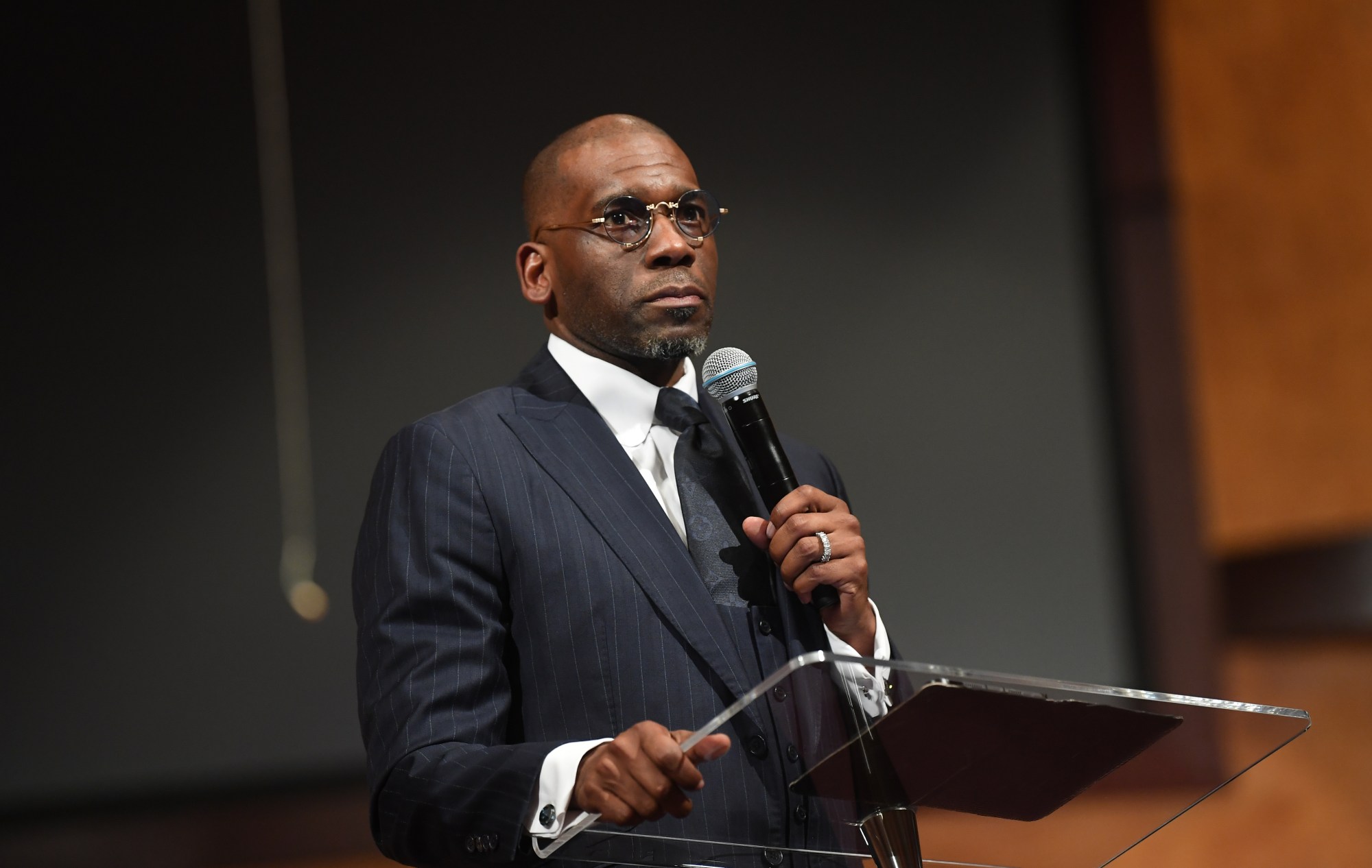 Alabama Couple Drives To Pastor Jamal Bryant's Church To Cause Chaos - WBLS